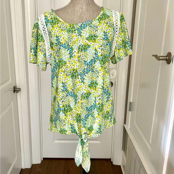 Juniper & Lime | Tops | Nwt Juniper Lime Womens Floral Print Top With ...